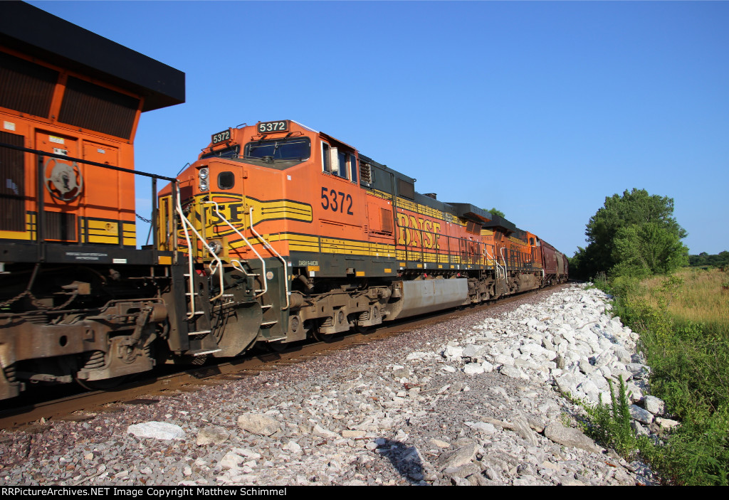 BNSF 5372